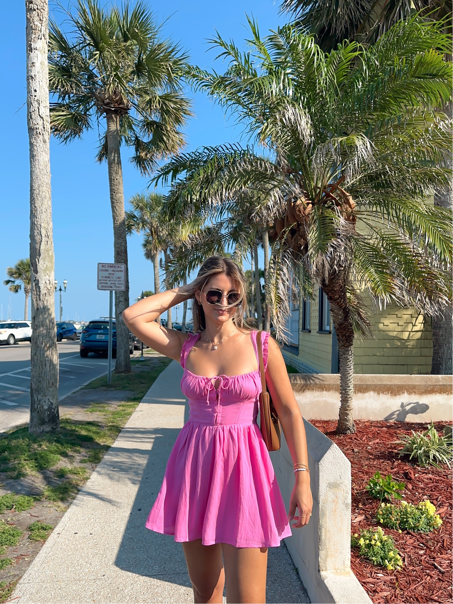 What to wear to a Pink performance? (15 Outfit Ideas) - Magic of Clothes