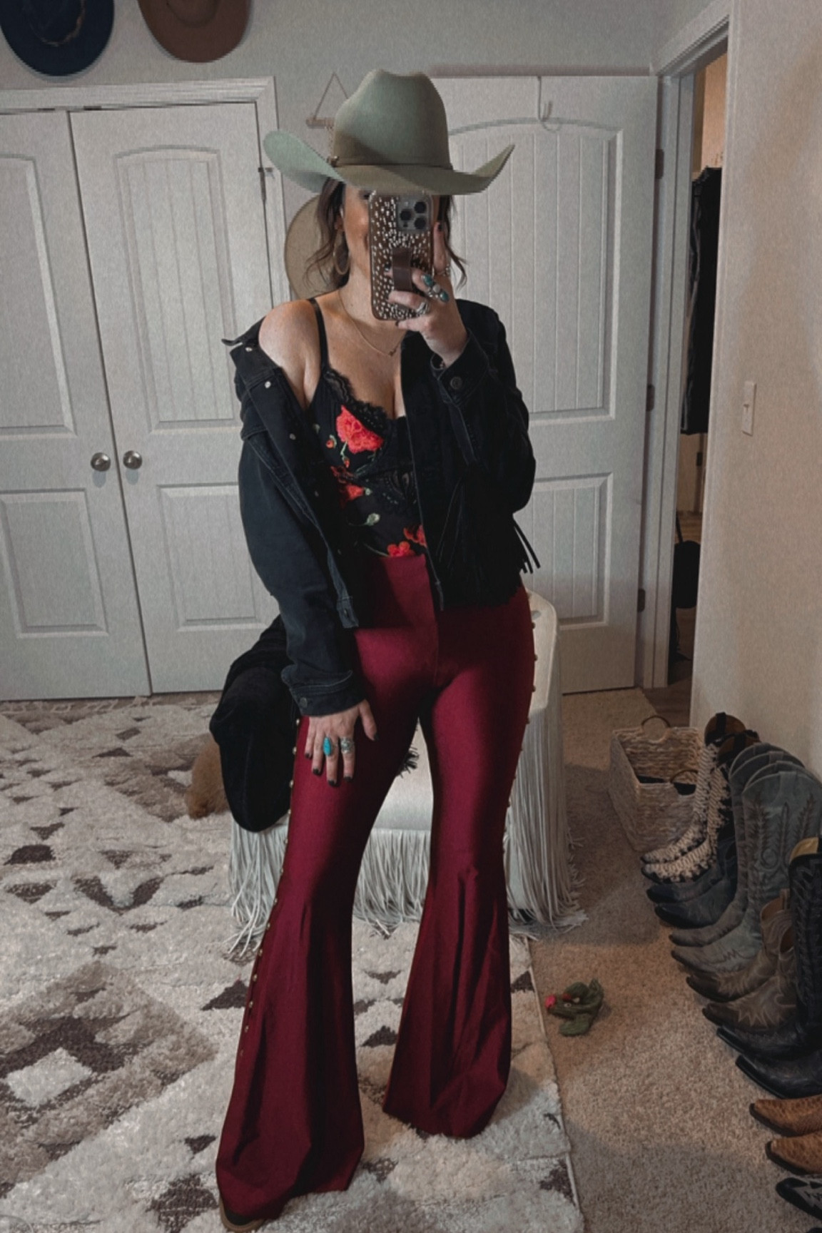 Zach Bryan Concert Fashion Guide - Magic of Clothes