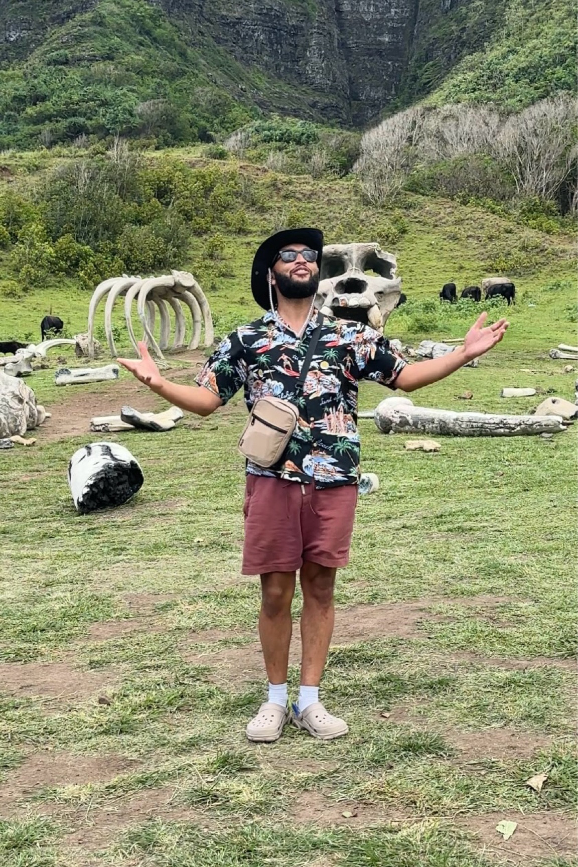 5 Cool Vacation Outfits for Men Thatll Keep You Stylish on Your Getaway ...