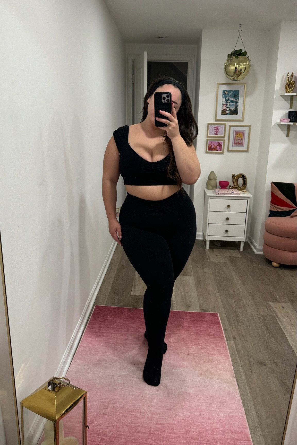 "Embrace Your Curves: Stylish Yoga Outfits for Plus Size Women" - Magic ...