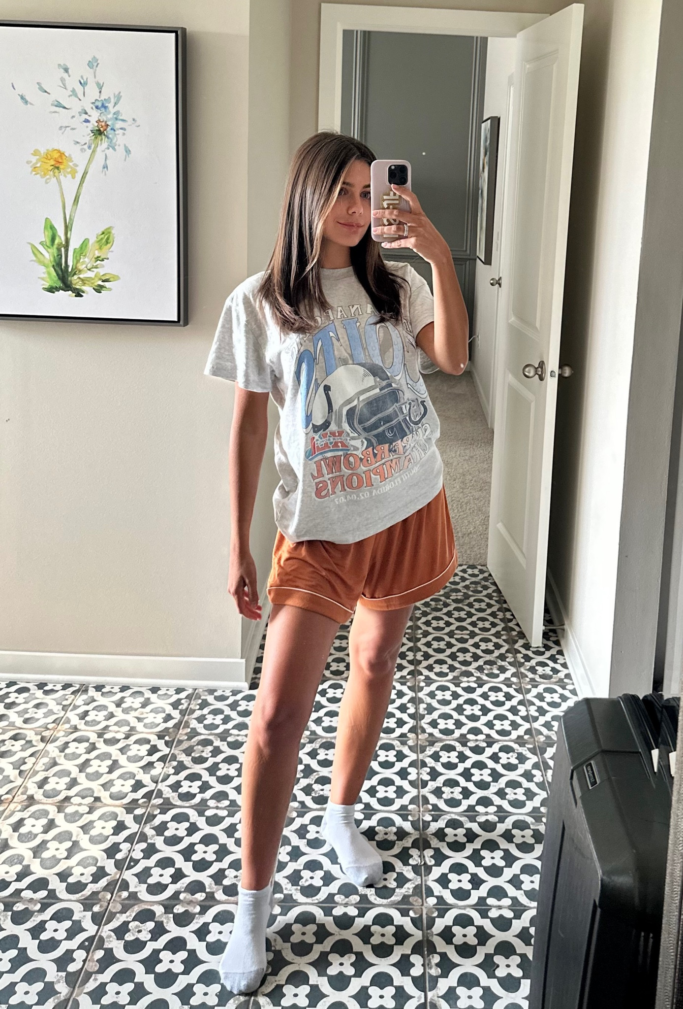 Oversized T-Shirt Outfit Ideas: Embrace the Trend with Stylish Looks ...