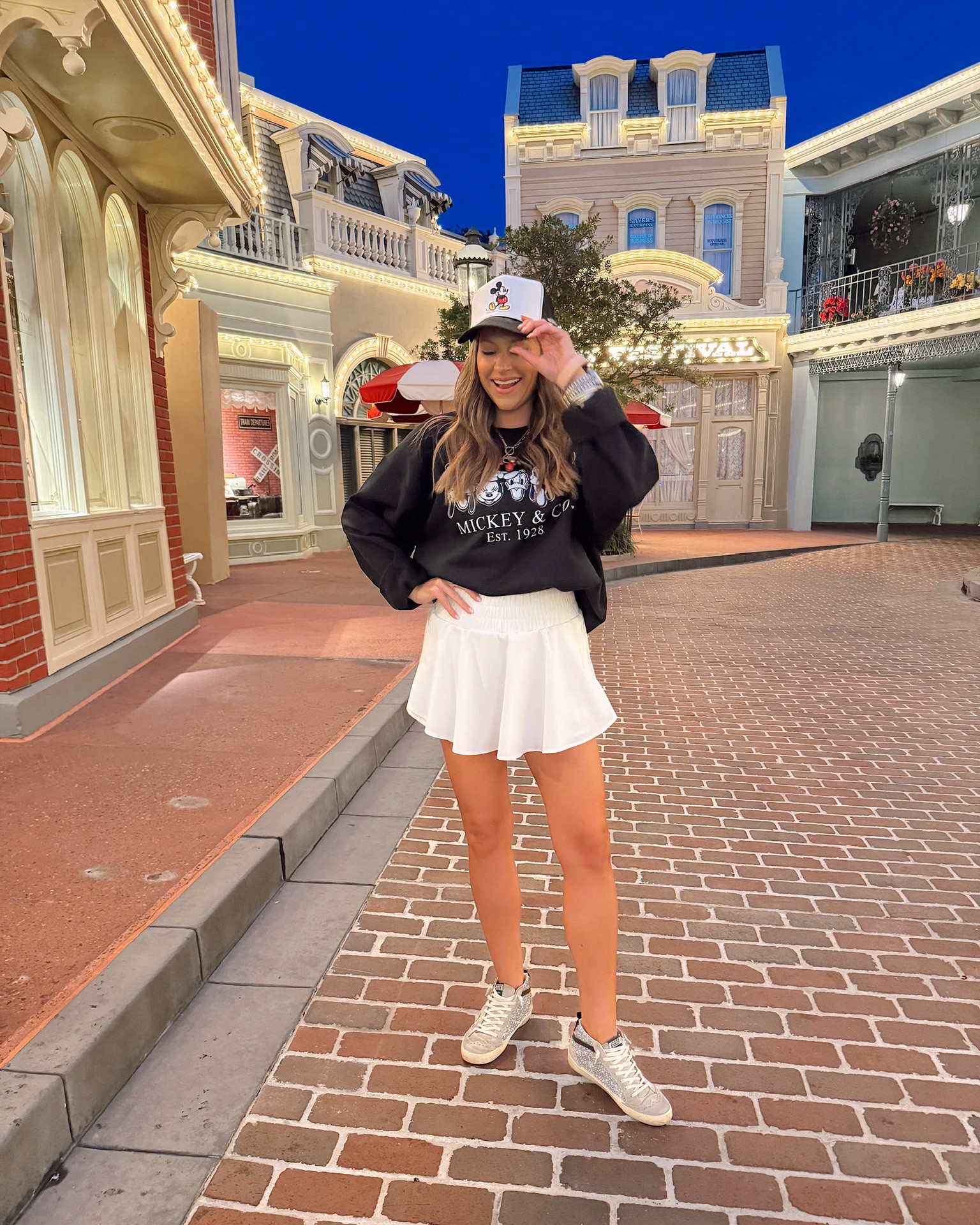 "Ultimate Disneyland Summer Outfits to Beat the Heat in Style!" - Magic ...