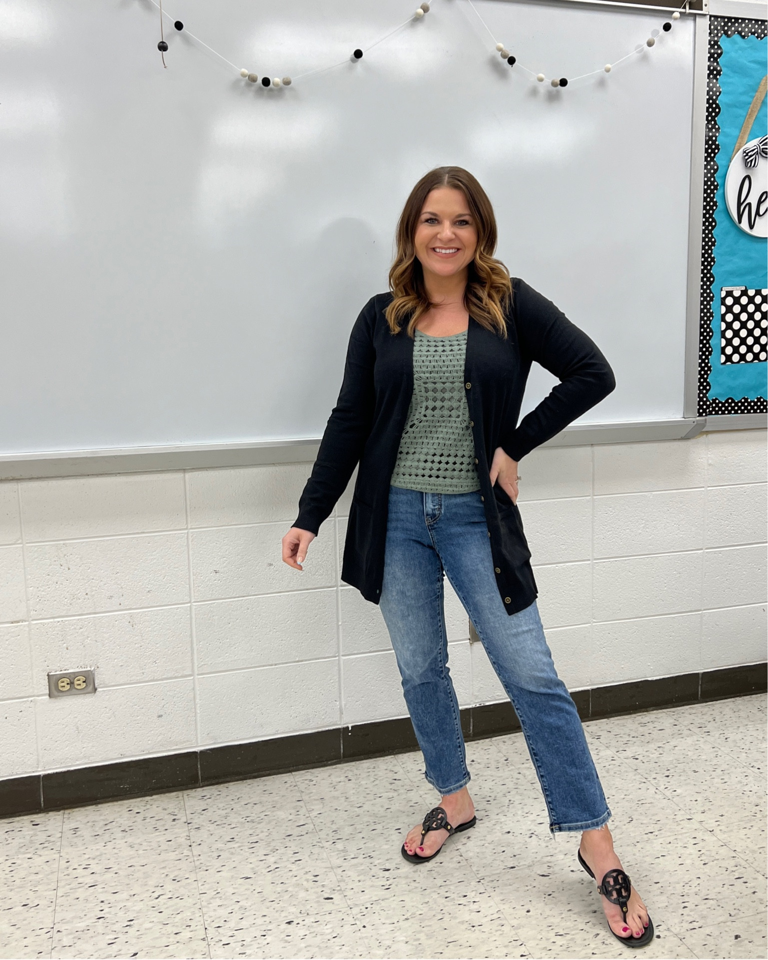 10 Chic and Professional Teacher Outfit Ideas to Elevate Your Classroom ...