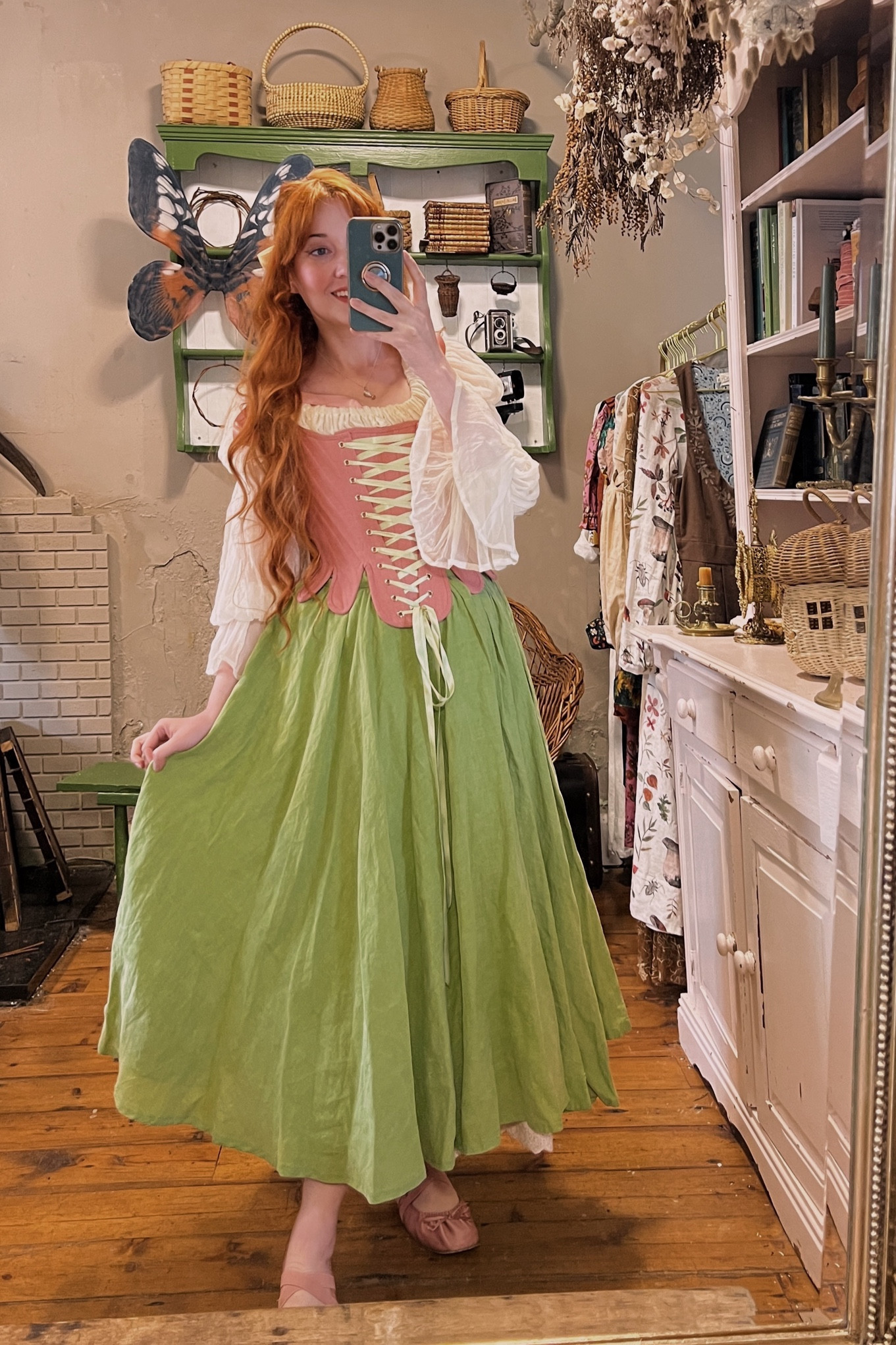 "7 Enchanting Renaissance Outfit Ideas to Elevate Your Historical Style ...