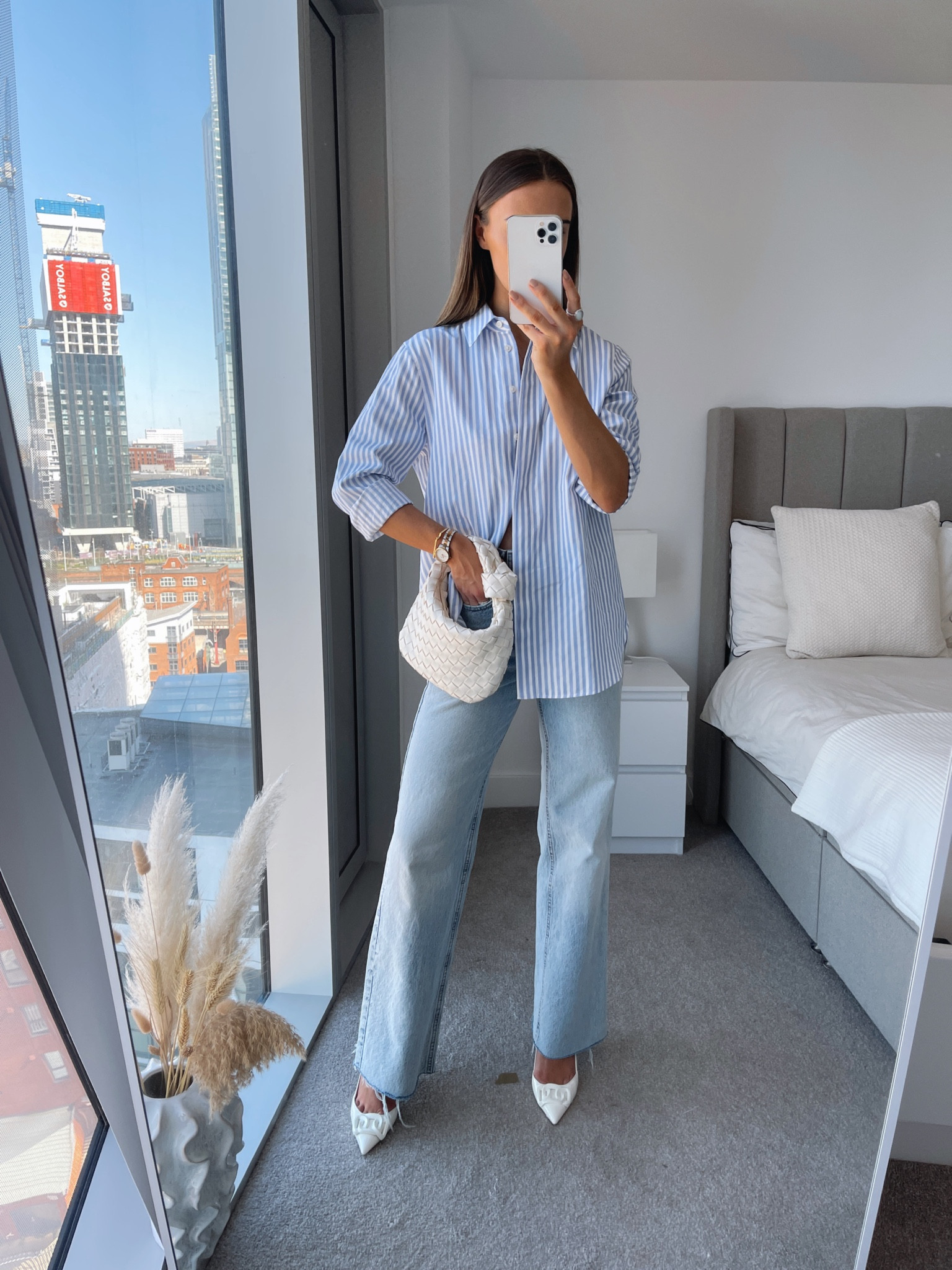 Pastel T-Shirt Outfit Ideas: Embrace Soft and Subtle Hues in Your ...