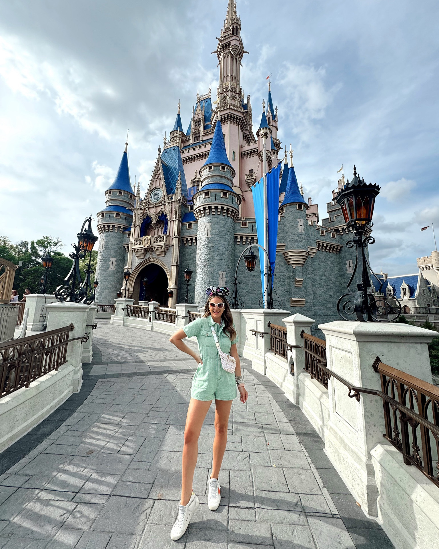 "Chic & Cheerful: Disneyland Outfit Ideas for a Stylish Spring ...