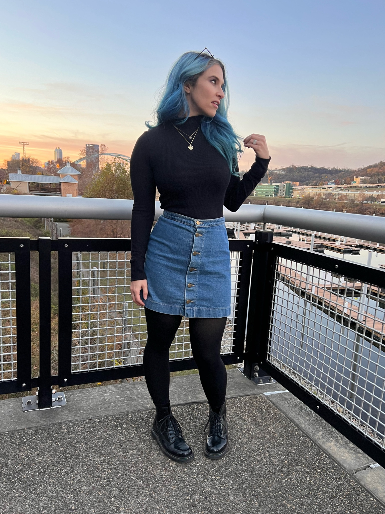 10 Skirt and Tights Outfits Perfect for Any Season - Magic of Clothes