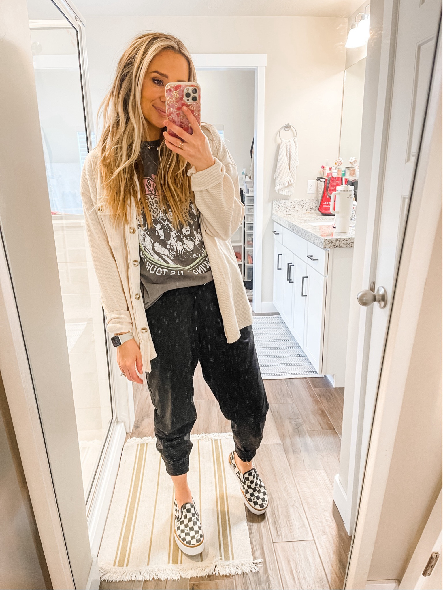 "10 Trendy Vans Slip-On Outfit Ideas to Elevate Your Street Style ...