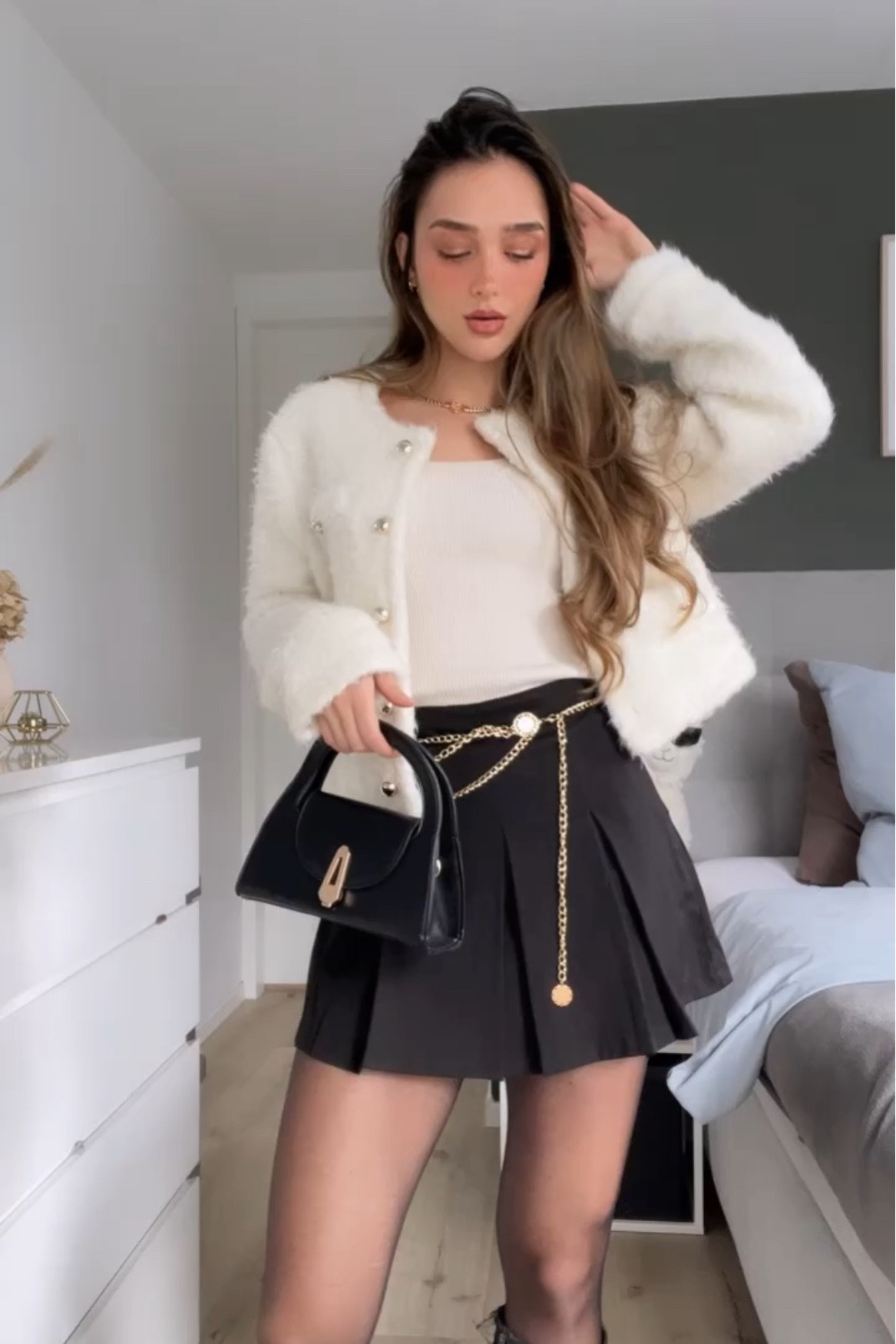 Stockings Outfit Ideas: Elevate Your Look with Stylish Stocking ...