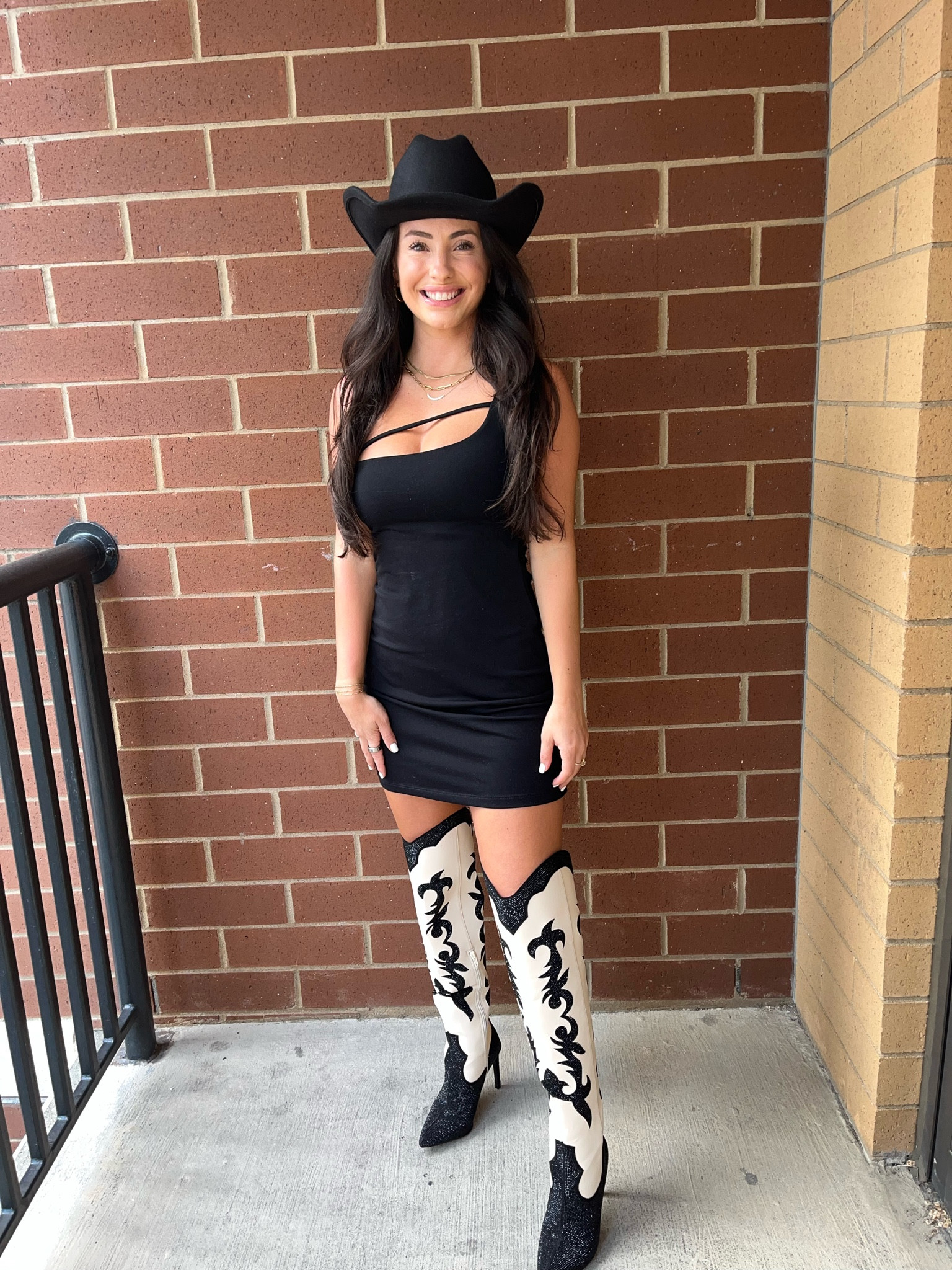 Trendy Luke Combs Concert Fashion Guide - Magic of Clothes