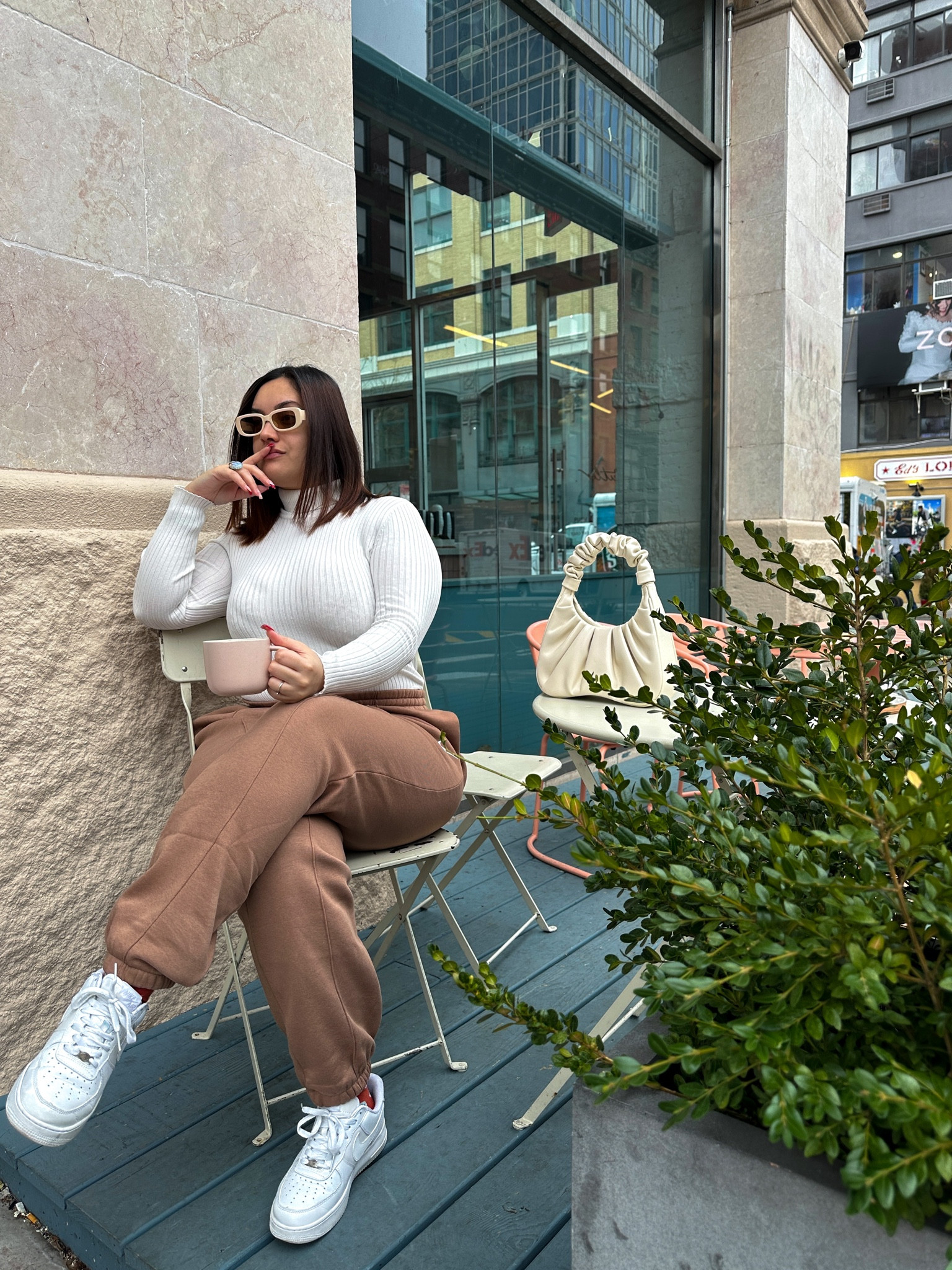 "10 Chic December Outfit Ideas to Keep You Cozy and Stylish All Month ...