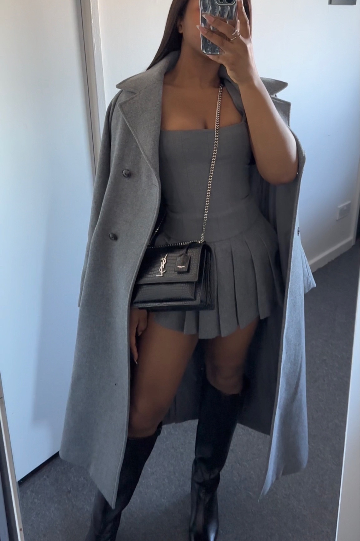 Elegant in Grey: 15 Timeless Outfit Ideas for Effortless Sophistication ...