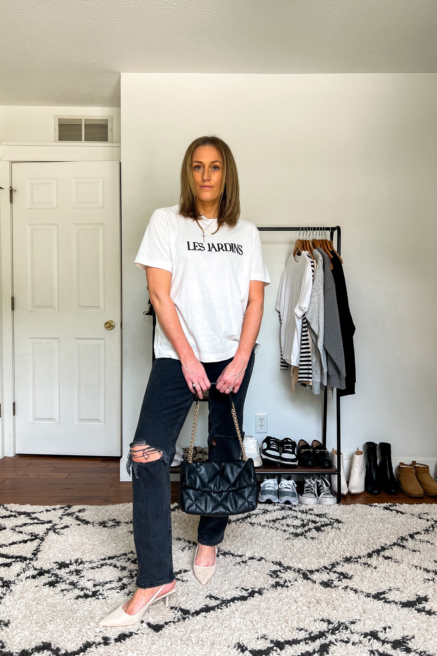 Graphic T-Shirt Outfit Ideas: Make a Statement with Stylish Graphic ...