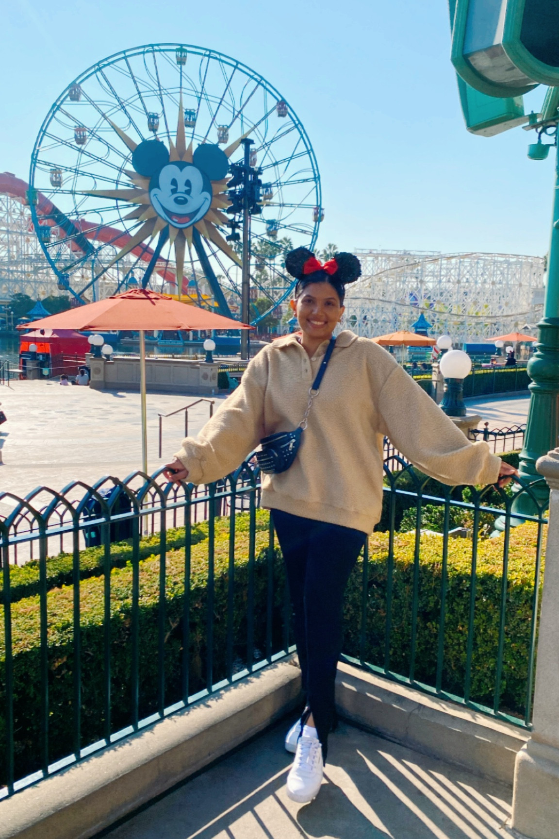 “Chic and Cozy: Top Disneyland Winter Outfit Ideas to Keep You Warm and ...