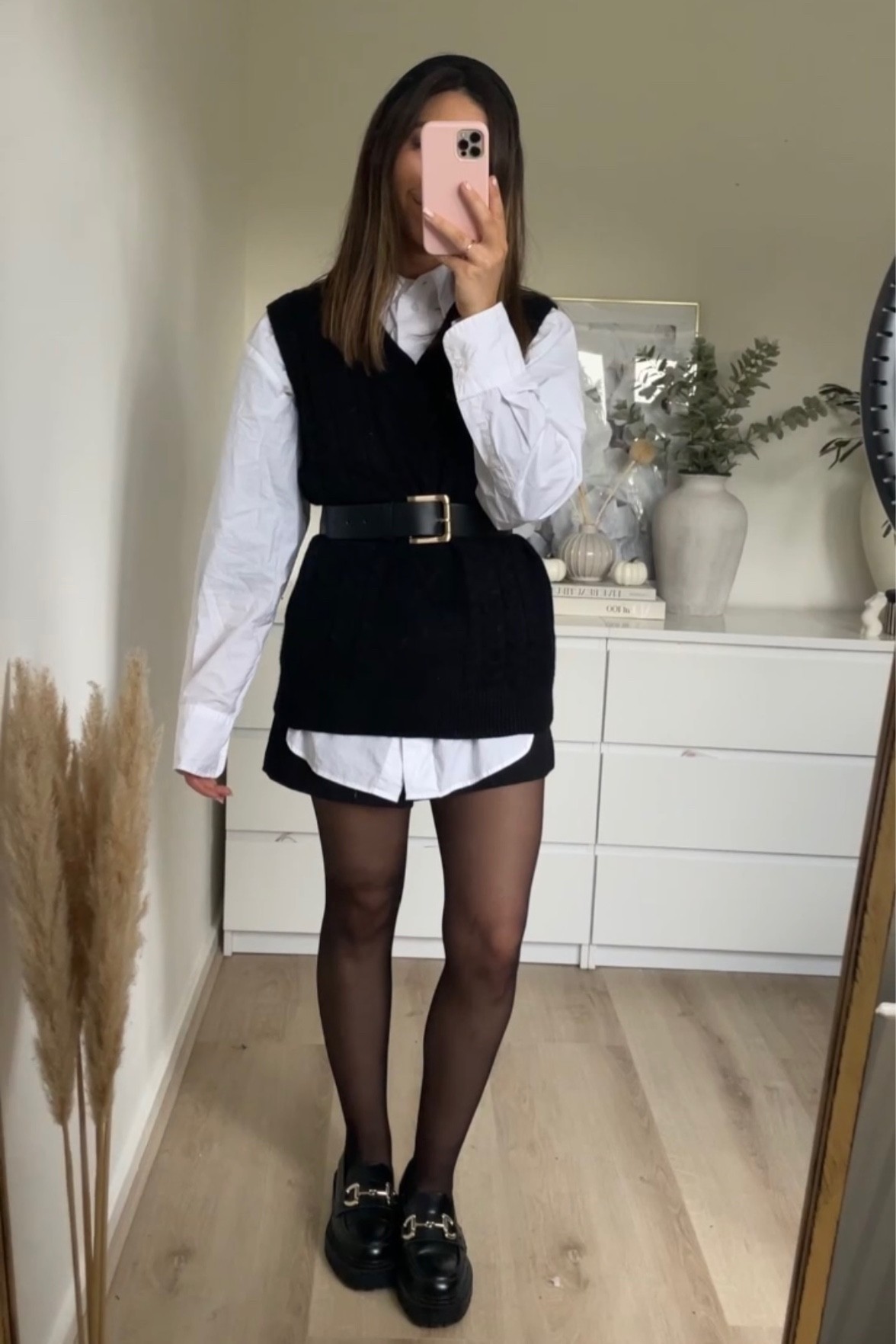 Stockings Outfit Ideas: Elevate Your Look with Stylish Stocking ...