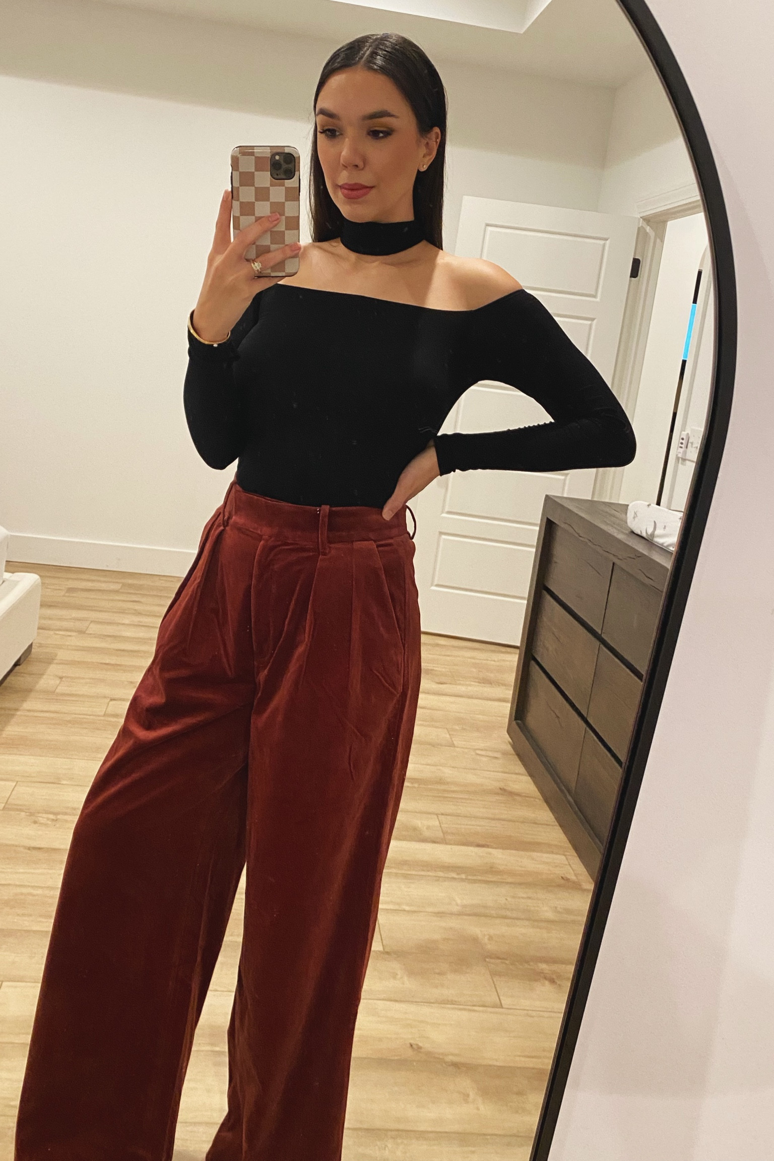 Opulent Elegance: 7 Velvet Pants Outfit Inspirations - Magic of Clothes
