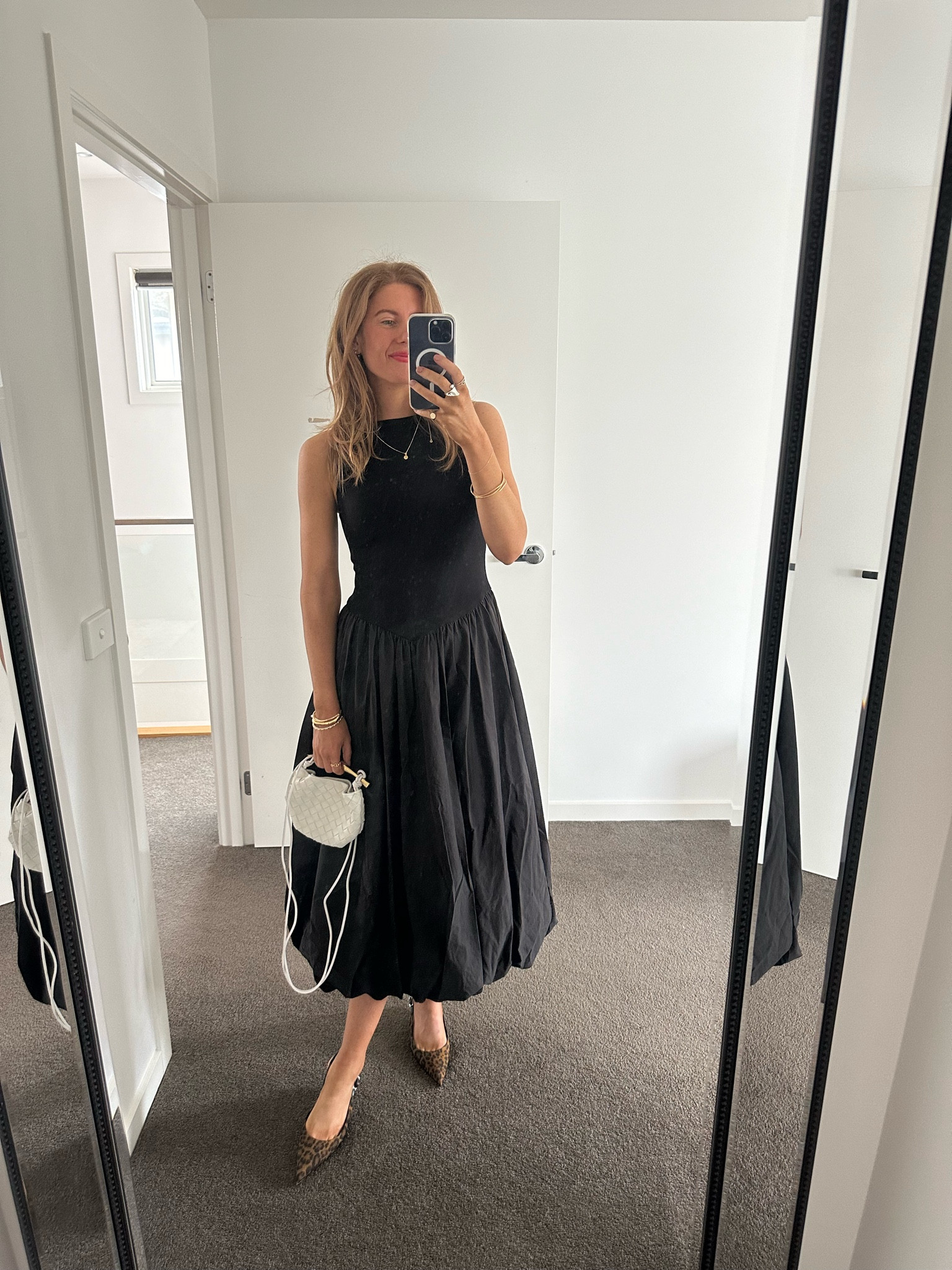 7 Elegant and Respectful Funeral Outfit Ideas - Magic of Clothes