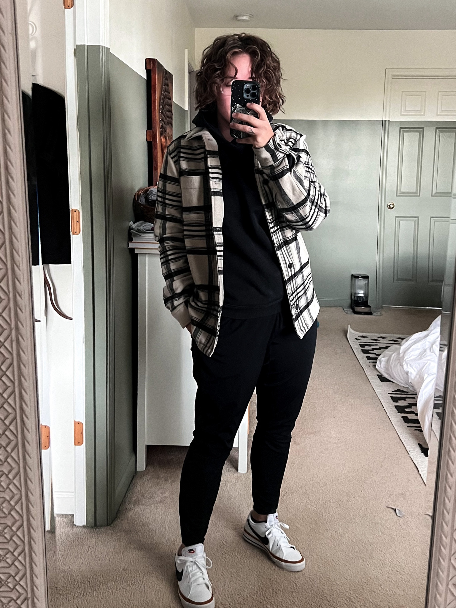 "10 Trendsetting Non-Binary Outfit Ideas to Elevate Your Style in 2023 ...