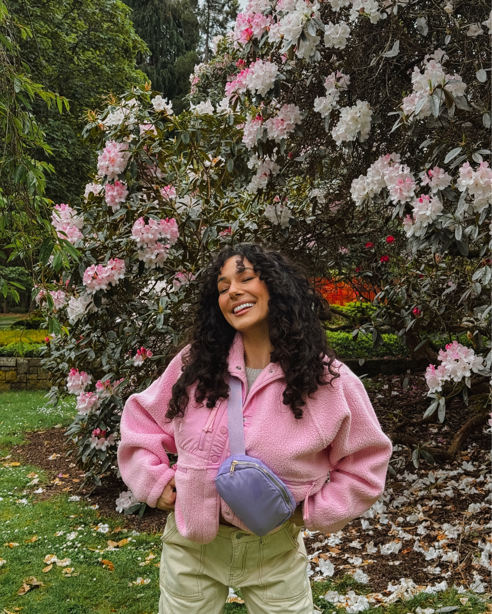 What to wear to a Pink performance? (15 Outfit Ideas) - Magic of Clothes