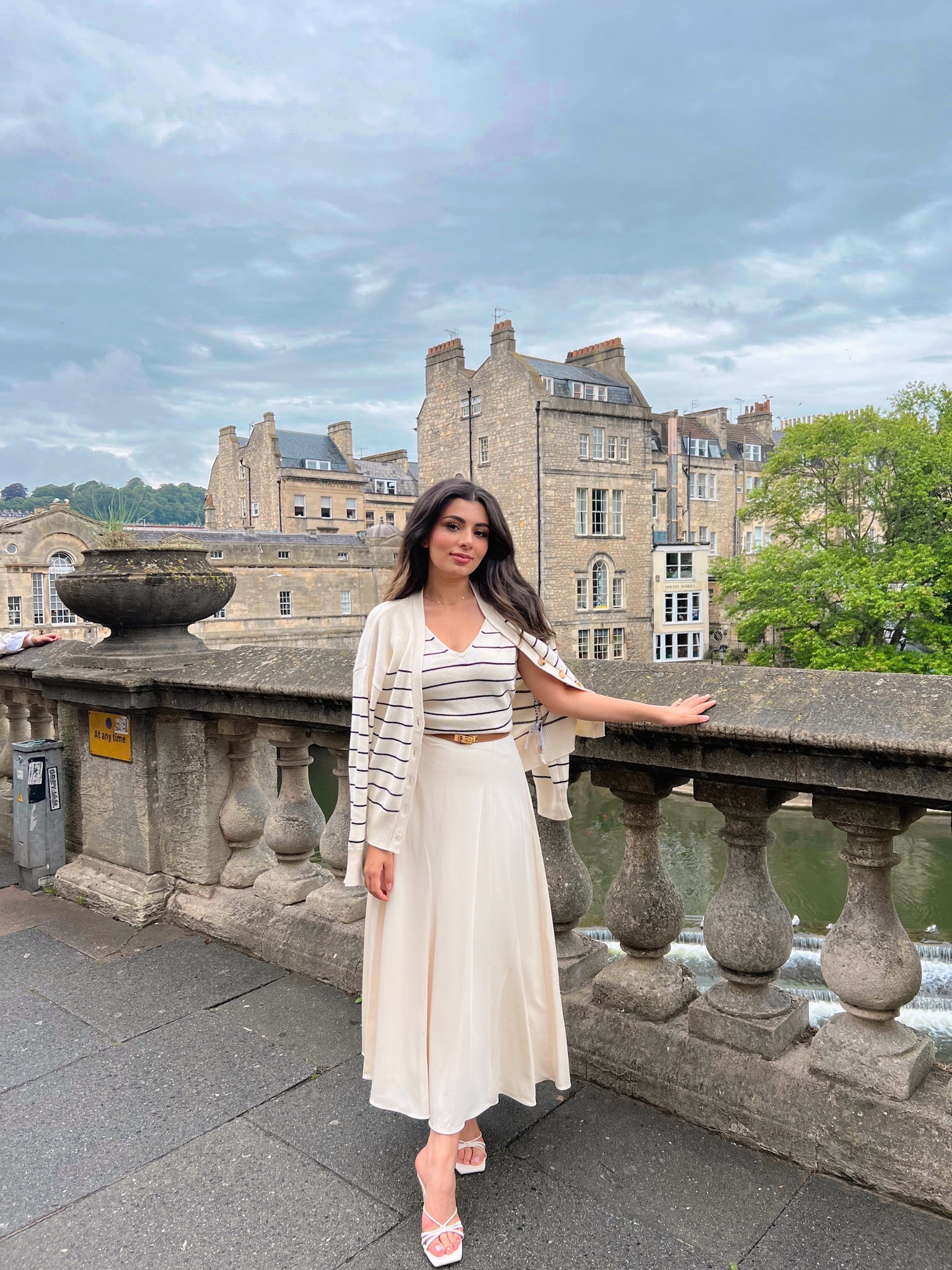 "Mastering the Art of Style: Chic Outfits for Your Next Gallery Visit ...