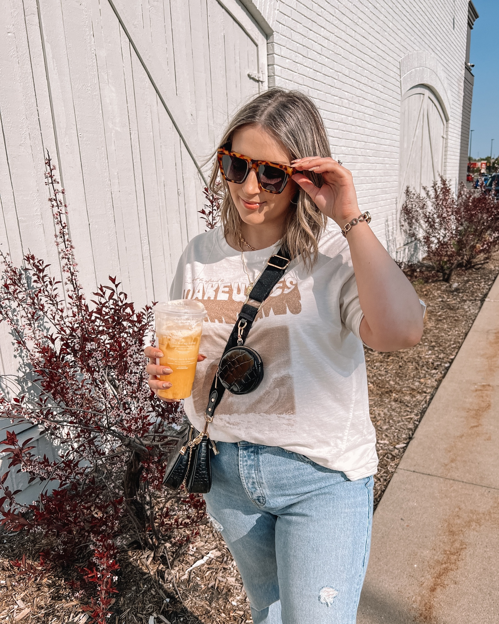 Graphic T-Shirt Outfit Ideas: Make a Statement with Stylish Graphic ...