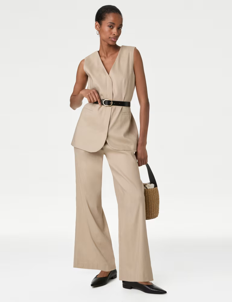 "Chic and Casual: Perfect Outfits for Your Next Mall Trip" - Magic of ...