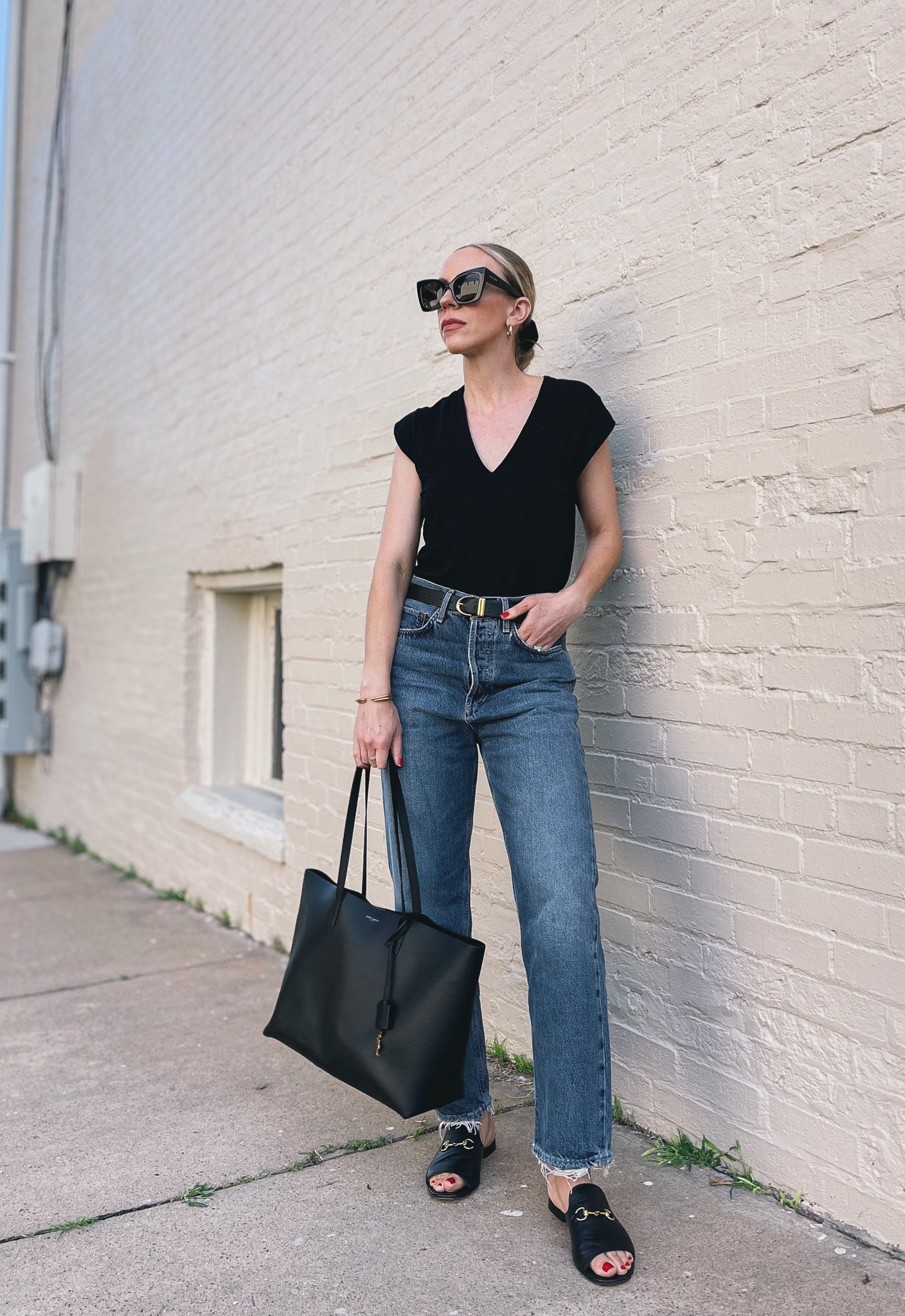 Black T-Shirt Outfit Ideas: Effortlessly Chic Ways to Style Your Black ...