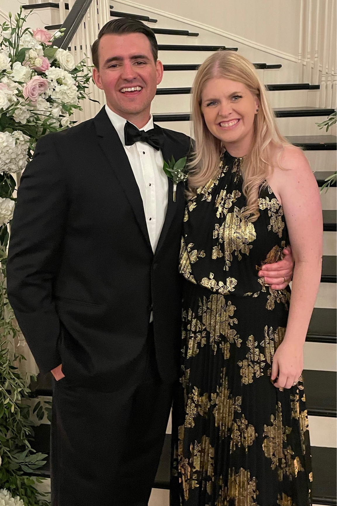 10 Stunning Black and Gold Outfits to Elevate Your Style - Magic of Clothes