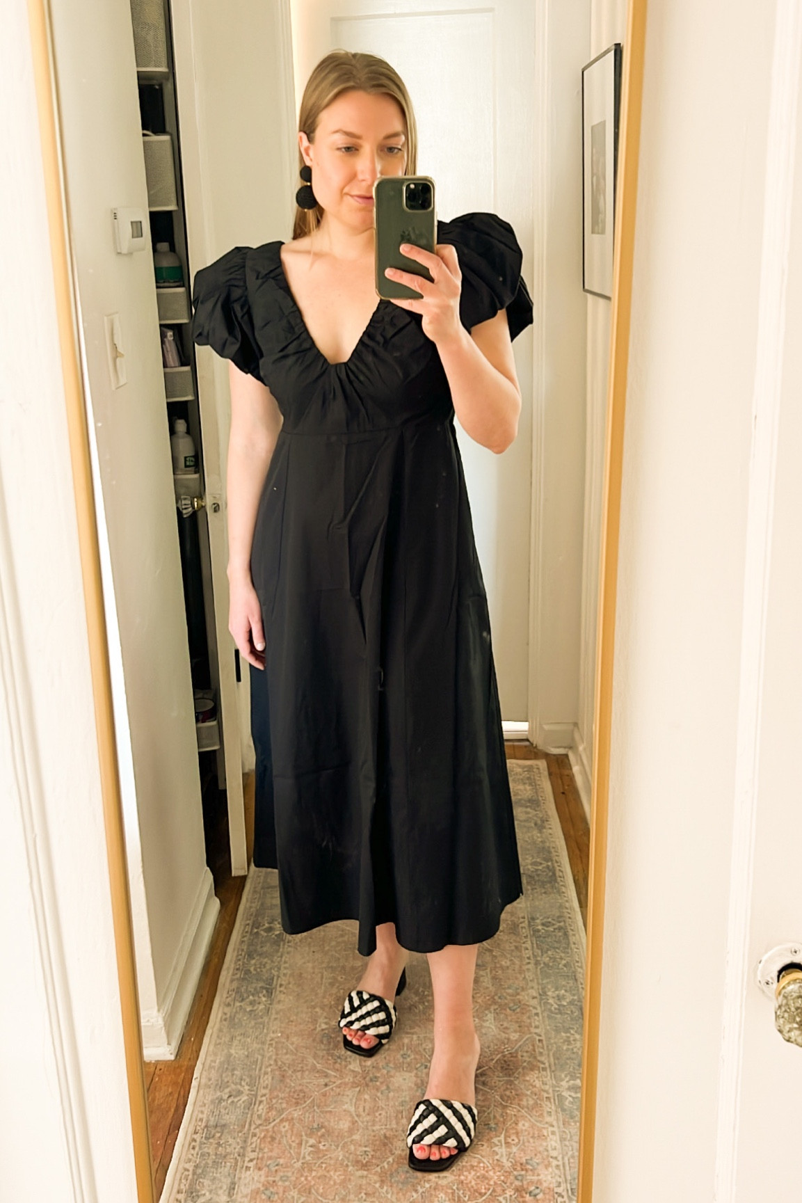 7 Elegant and Respectful Funeral Outfit Ideas - Magic of Clothes