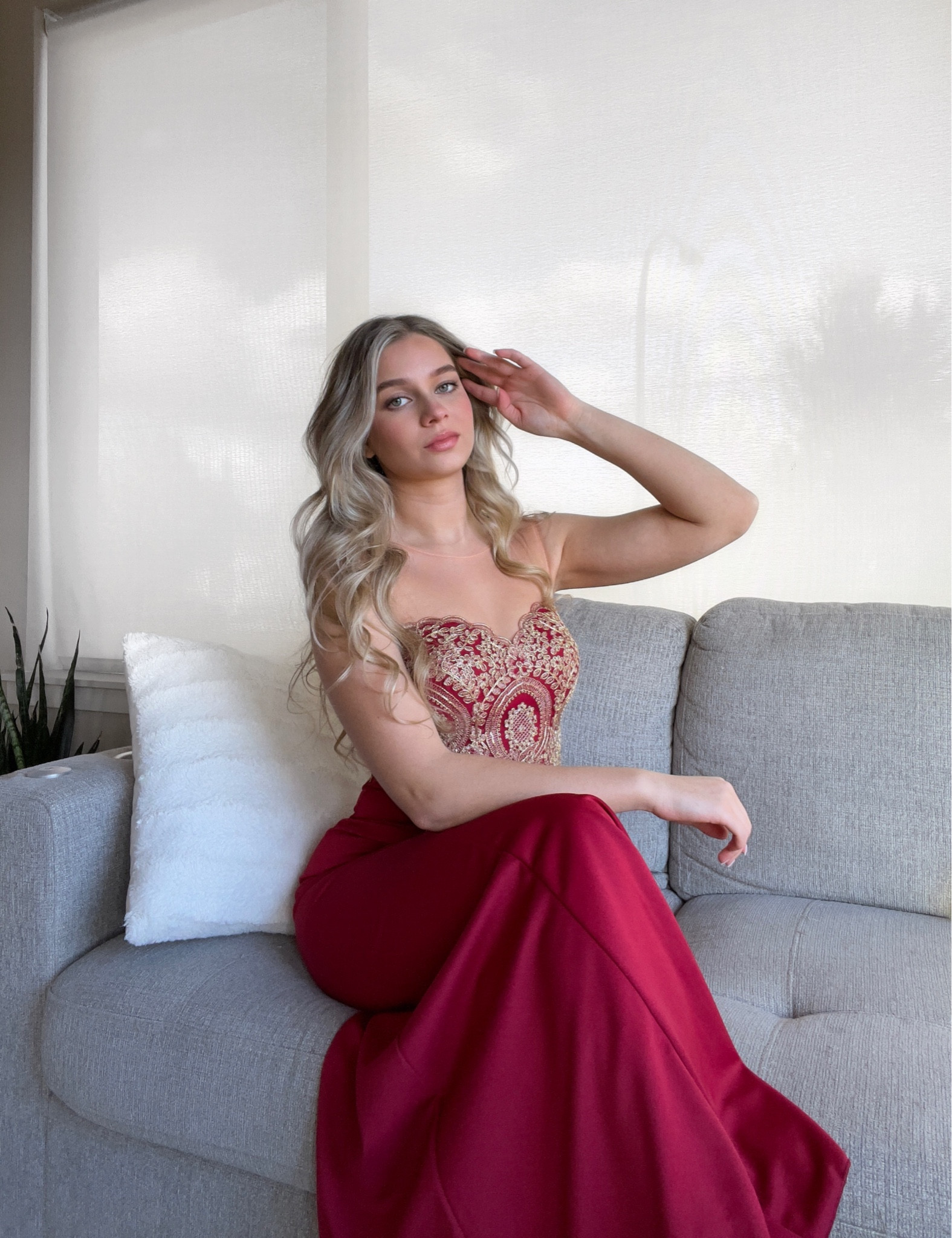 "Top 10 Stunning Dresses That Perfectly Complement an Hourglass Figure ...