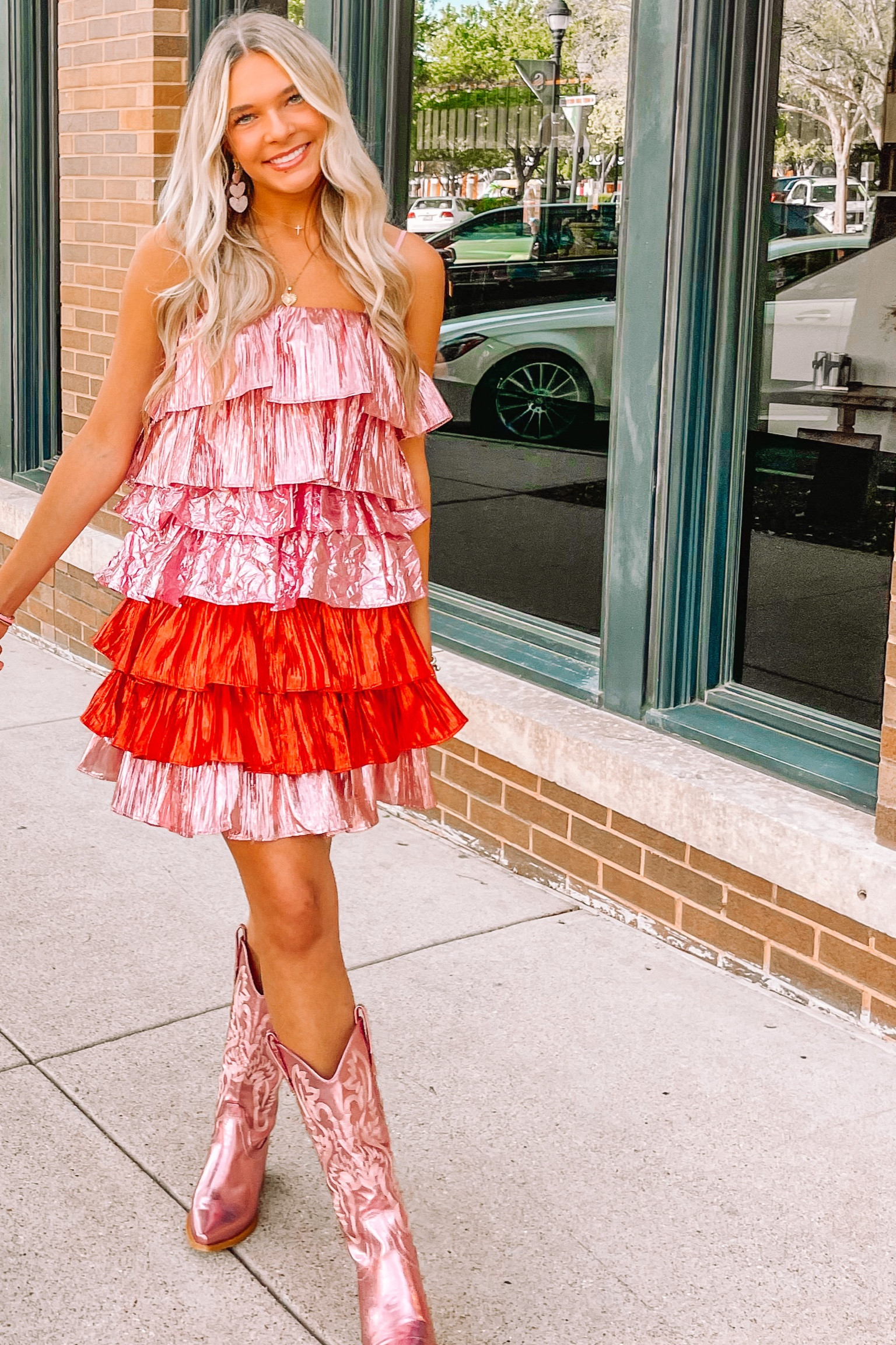 What to wear to a Pink performance? (15 Outfit Ideas) - Magic of Clothes
