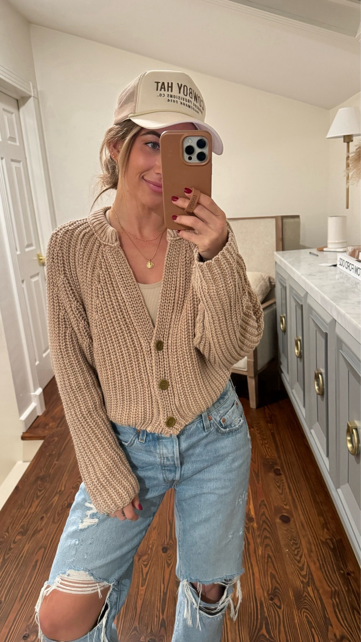 8 Stylish Ways to Wear Baseball Hats with Any Outfit - Magic of Clothes