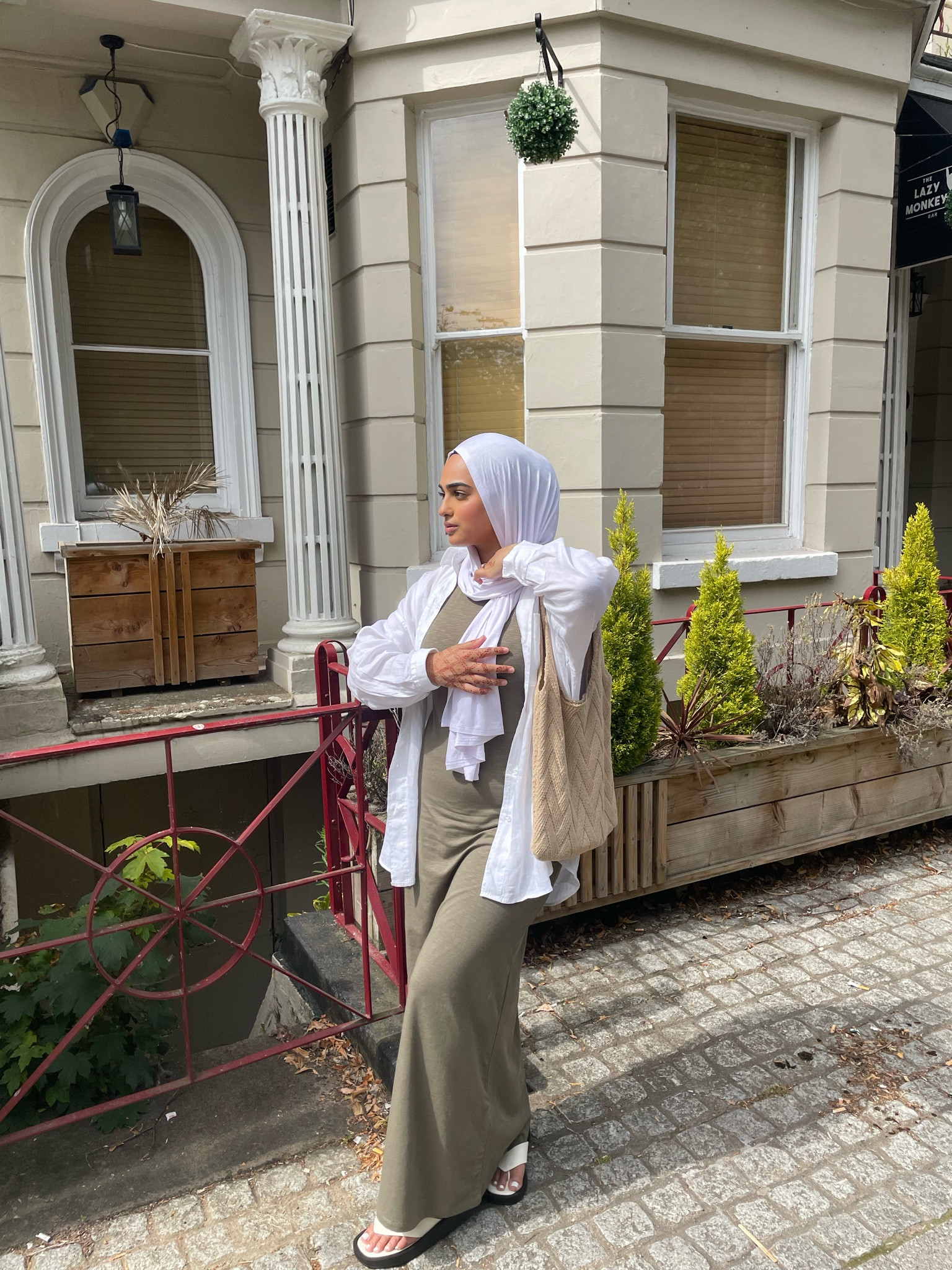 7 Stylish Hijab-Friendly Outfit Ideas for University – Magic of Clothes