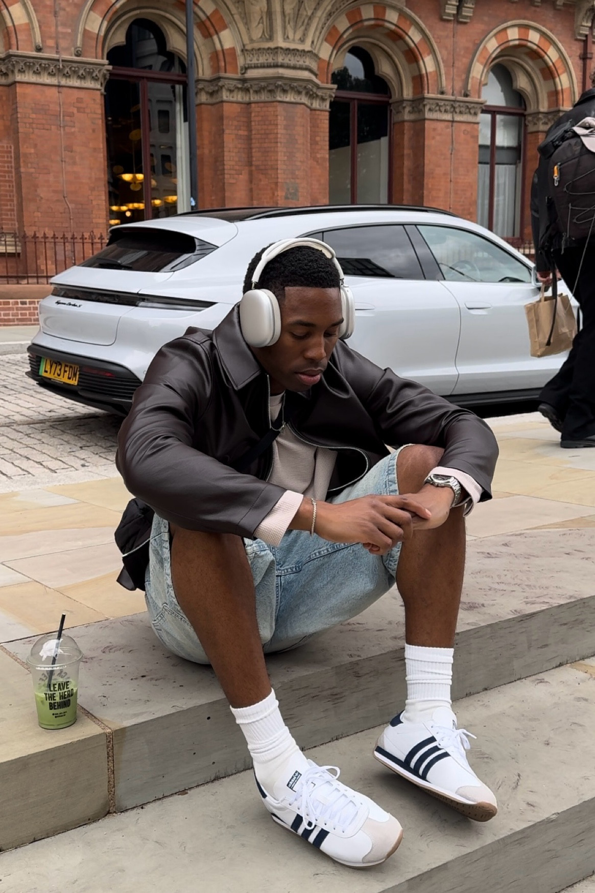 5 Ways to Rock 90s Outfits for Men in Everyday Life – styledean.com