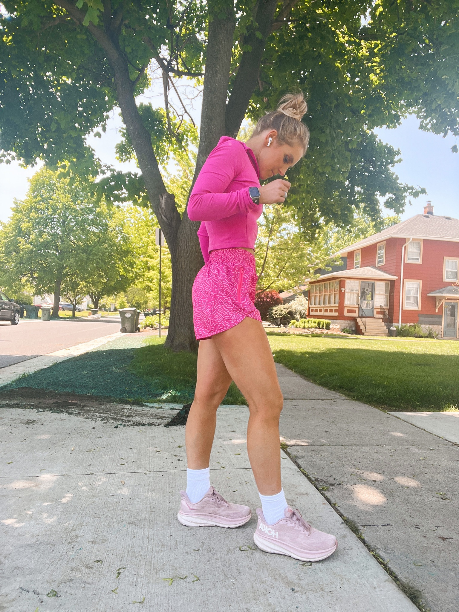 7 Trendy Jogging Outfit Ideas to Elevate Your Workout Wardrobe - Magic ...