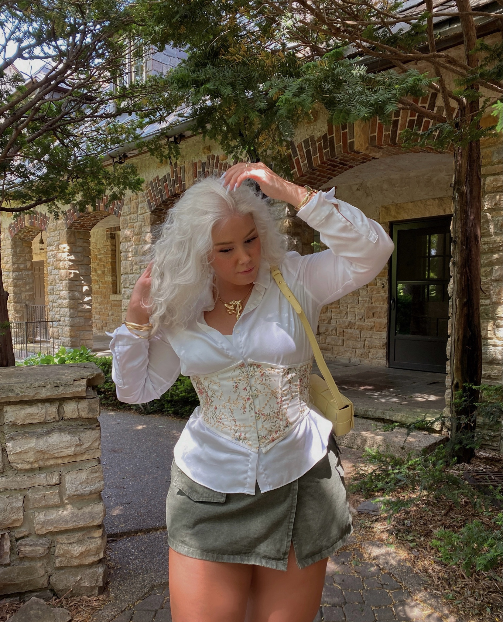 "Mastering the Art of Style: Chic Outfits for Your Next Gallery Visit ...