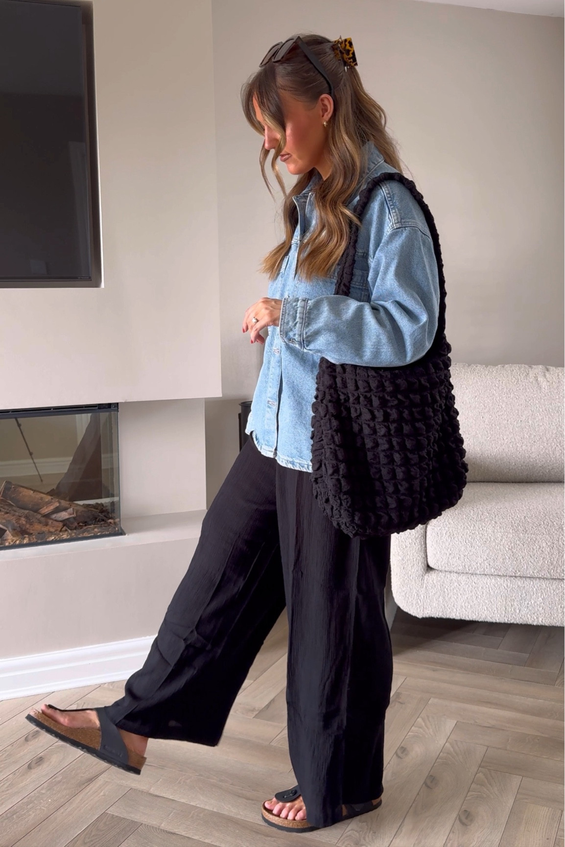 "Jet-Set Style: Effortlessly Chic Travel-Friendly Outfits" - Magic of ...