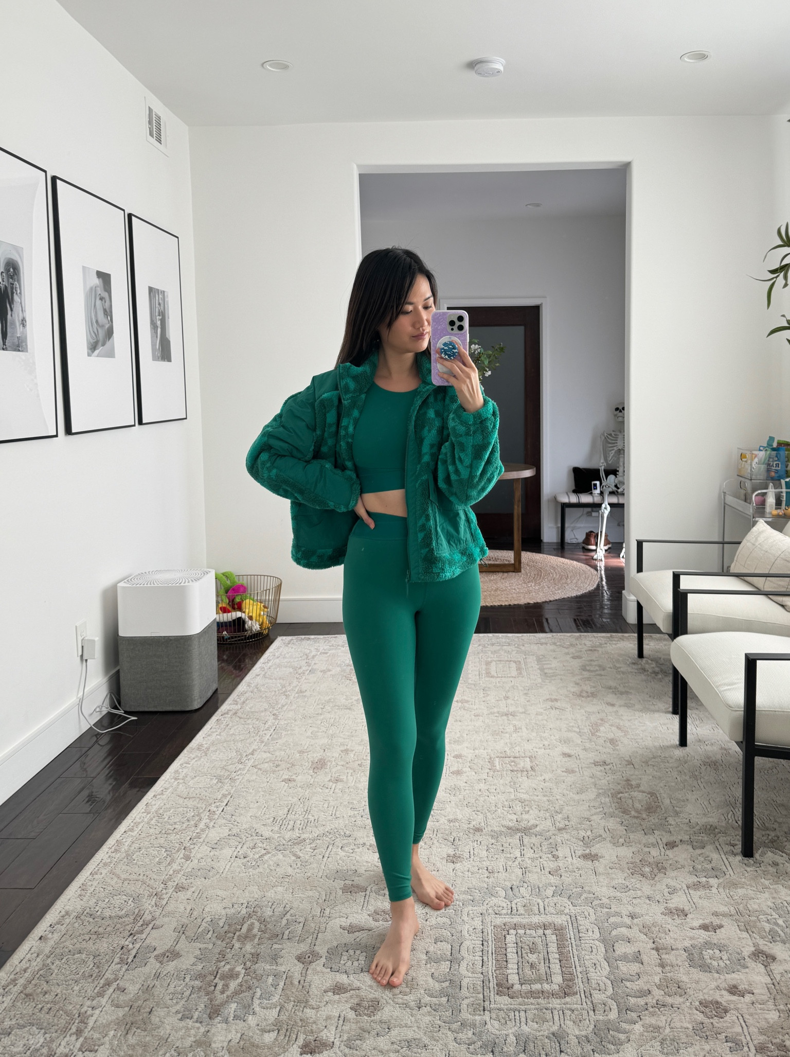 Emerald Enchantment: 10 Luxurious Outfit Ideas for a Touch of Opulence ...