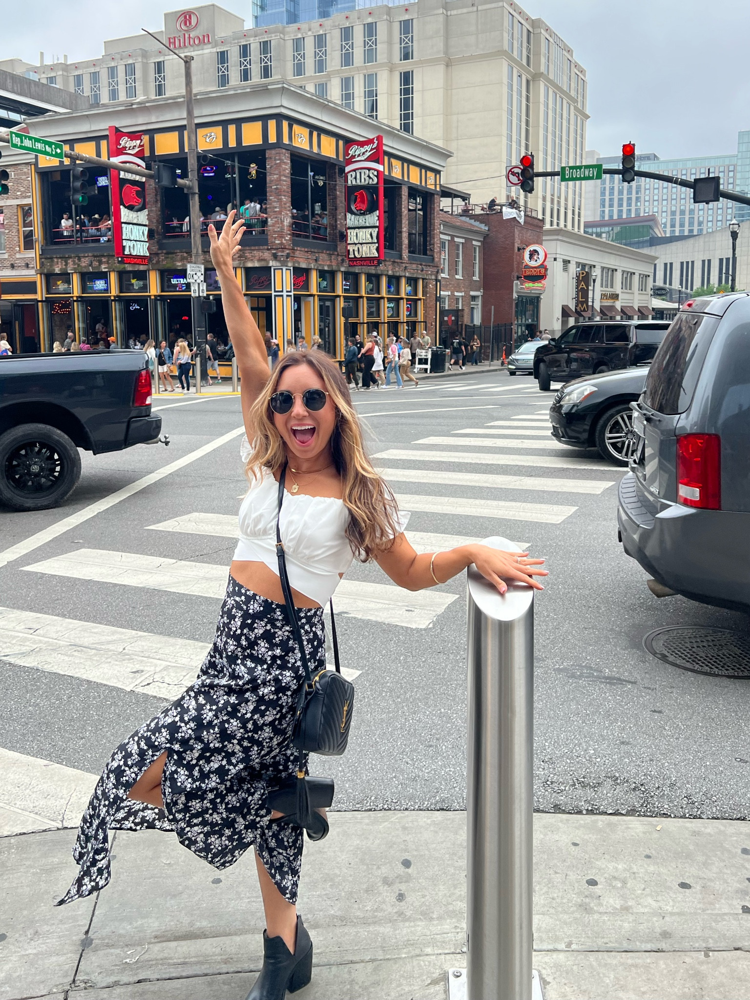 7 Show-Stopping Broadway Outfit Ideas for Your Next Night Out – Magic ...