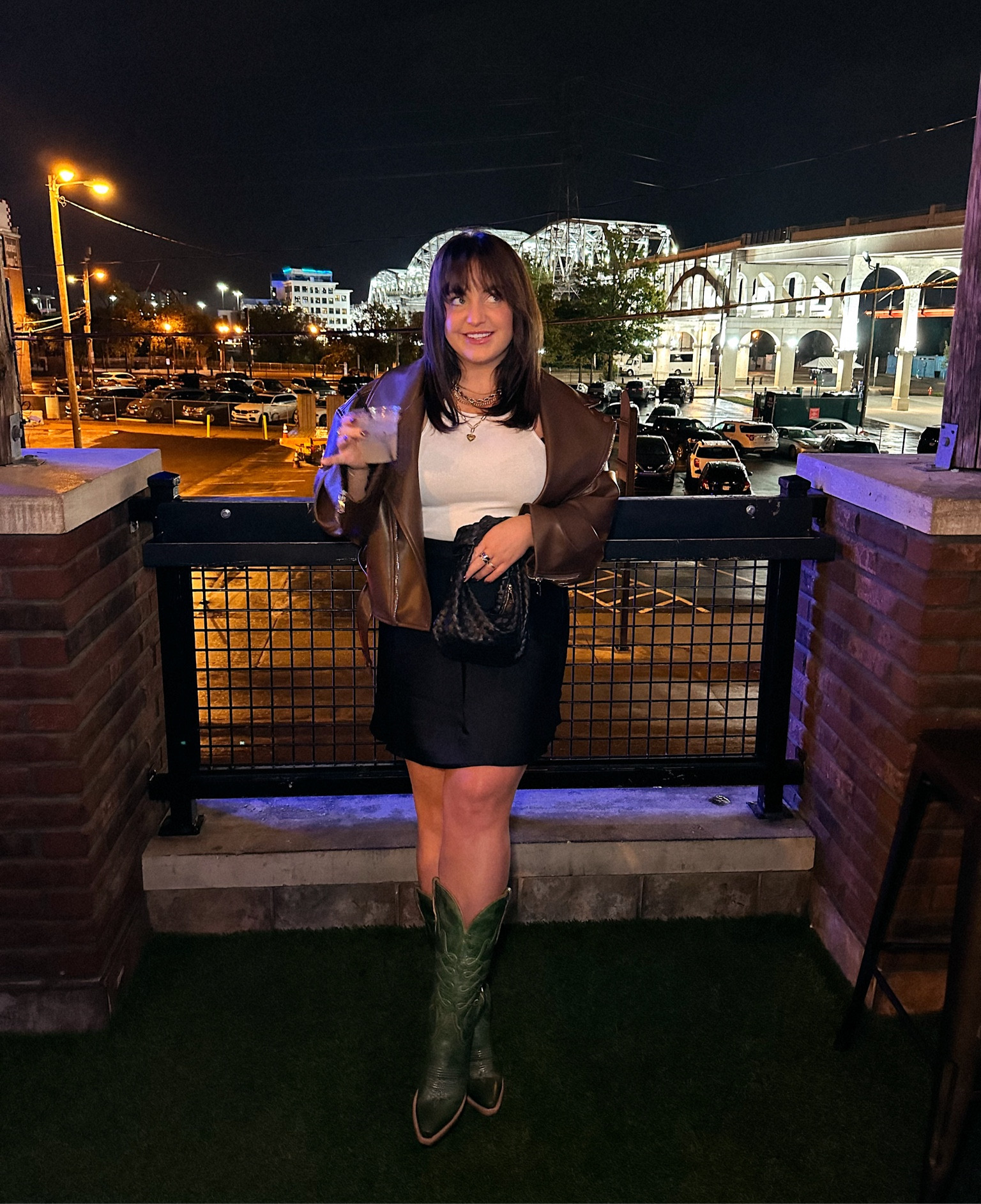 Steal the Spotlight: Stylish Outfits for Your Next Comedy Show – Magic ...
