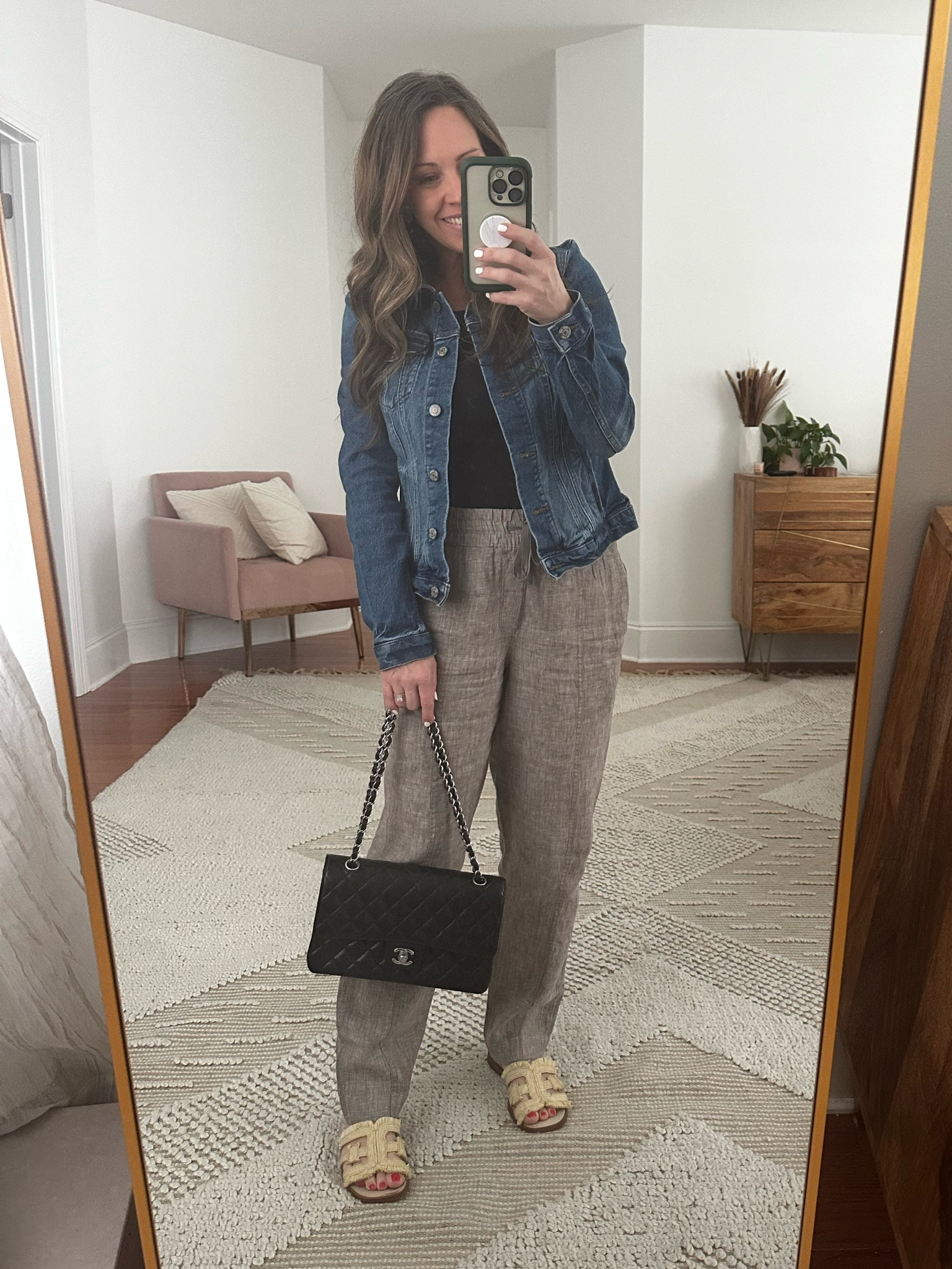 "Jet-Set Style: Effortlessly Chic Travel-Friendly Outfits" - Magic of ...