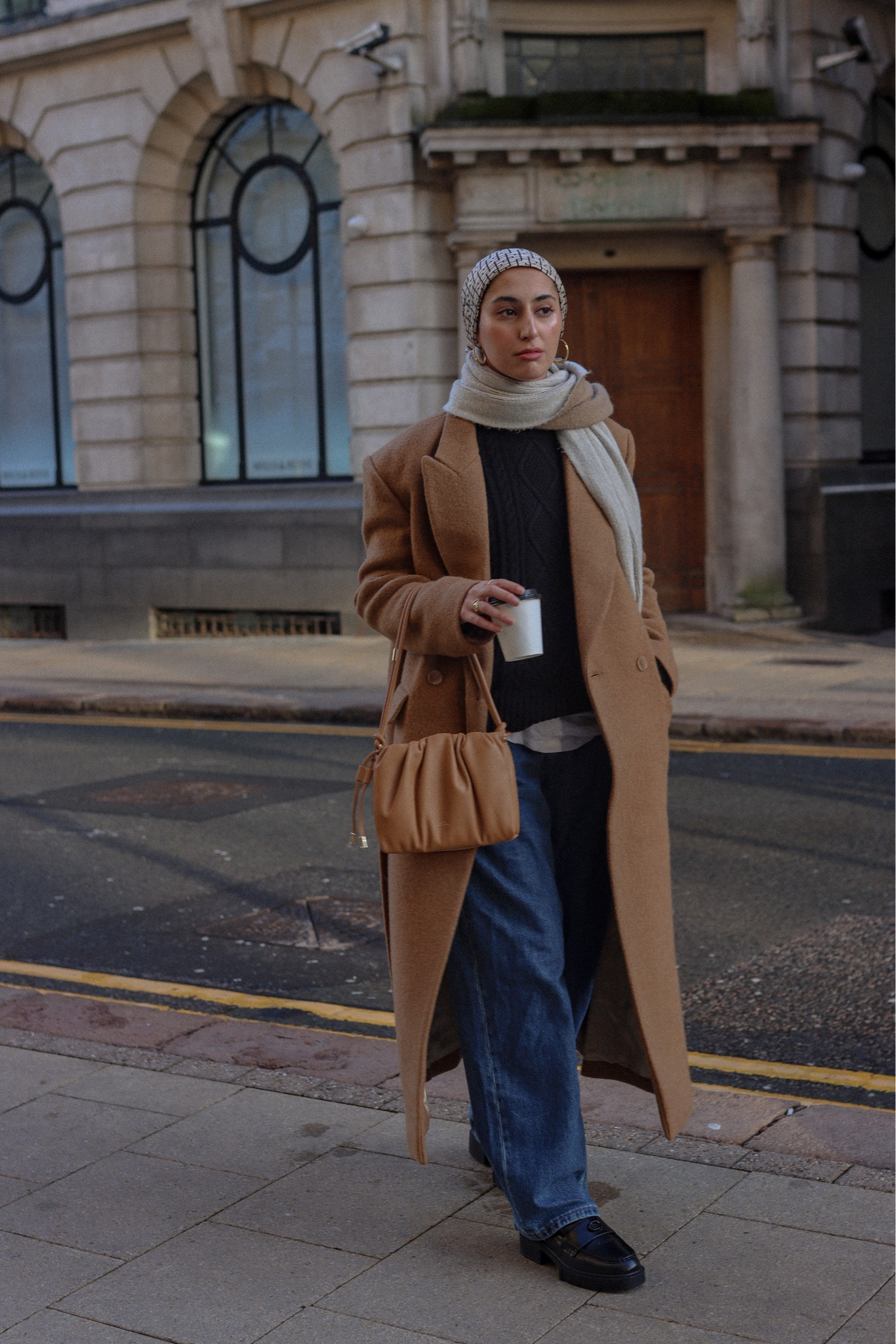 10 Stylish Hijab Outfit Ideas to Keep You Cozy This Winter - Magic of ...